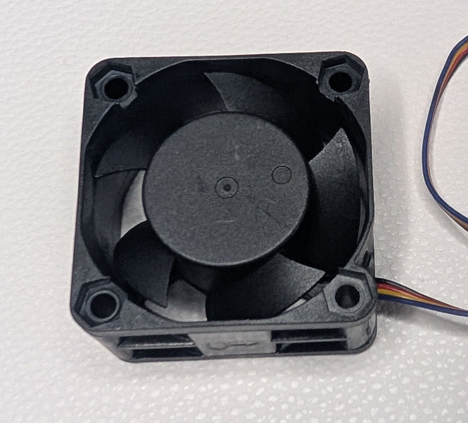 Mining Rig Essentials: Fans, Splitters & Adapters – avoidbit